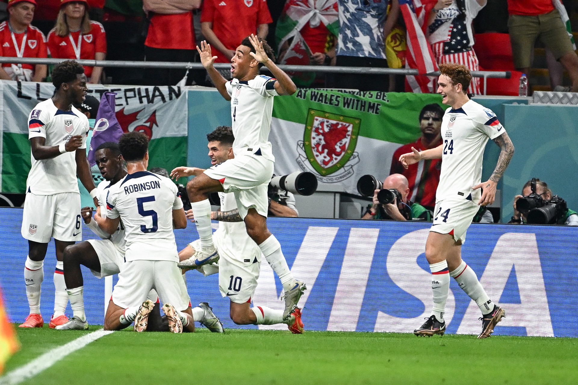 Copa do Mundo: veja imagens do empate entre Estados Unidos e País de ...